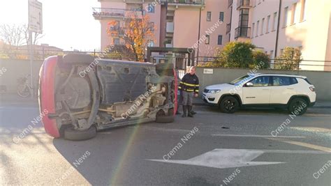 Crema News Crema Scontro Auto Si Ribalta