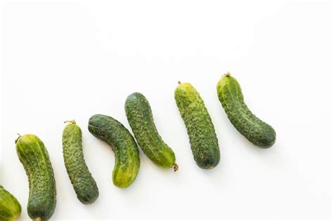 Pepino Aislado Sobre Fondo Blanco Foto Premium
