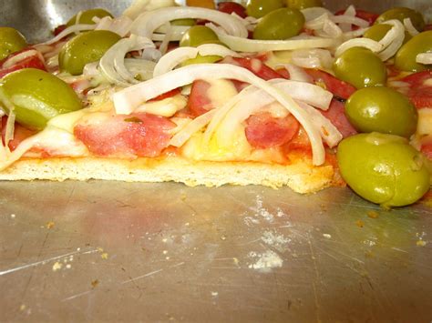 Receita de Massa de pizza deliciosa e fácil enviada por Sonia
