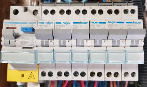 Le disjoncteur magnéto thermique son rôle ses fonctions sa définition