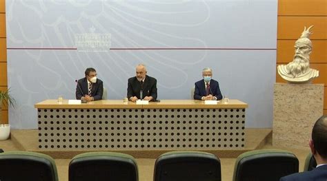 Prezantimi i ministrit të ri të Brendshëm Bledi Çuçi Rama Meriton