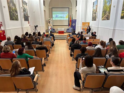 La Noria de Diputación de Málaga reúne a un centenar de personas en una