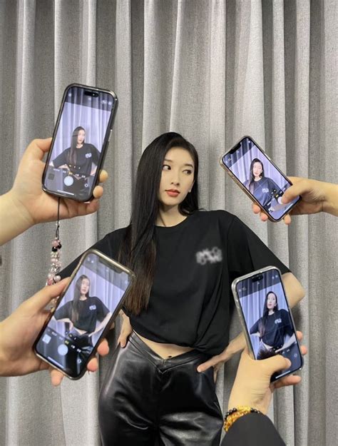lingzi pics on Twitter 230421 xhs update 刘令姿 liulingzi