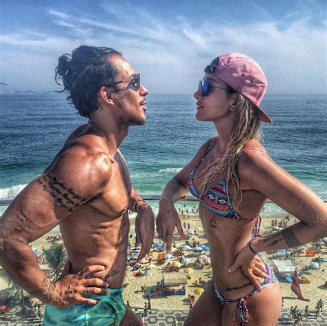 EGO Gabriela Pugliesi Mostra Bronzeado Em Dia E Corpo Perfeito Em