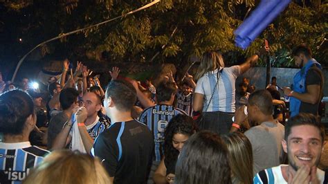 Torcida gremista lota bar de João Pessoa Polêmica Paraíba