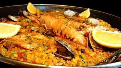 Receta de paella de marisco a la leña Unareceta