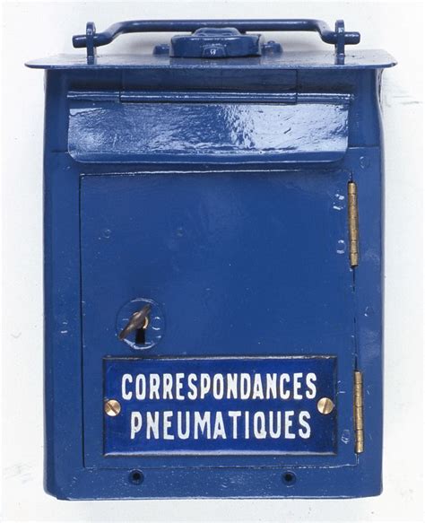 Boîte mobile Delachanal pour pneumatiques 1900 1930 L Adresse Musée