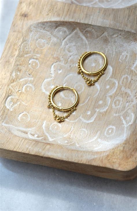 Boucles d oreilles créoles ethniques martelées petits picots