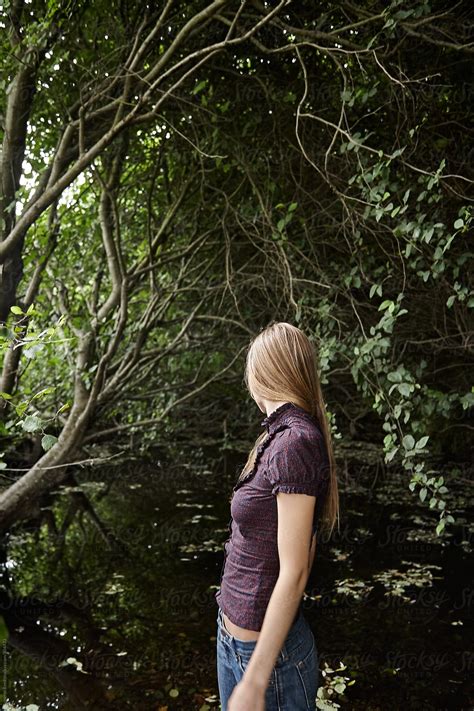 Beautiful Woman Relaxing Nature In California Del Colaborador De Stocksy Trinette Reed Stocksy