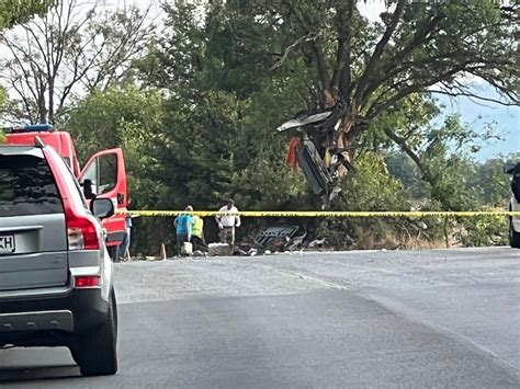 FOTO VIDEO Accident teribil Autocar românesc făcut praf Trei români