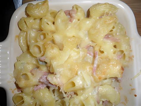 Recette de Le petit plat du dimanche Gratin de pâtes aux fromages et jambon