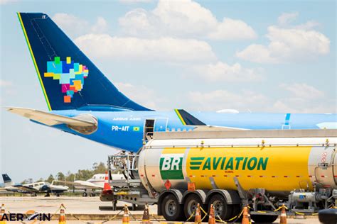 Petrobras reduz preço de querosene de aviação em 0 84