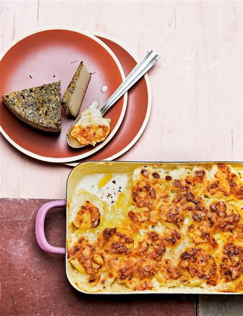 Gratin dauphinois au lait de chèvre gratiné à la tomme de chèvre pour 6