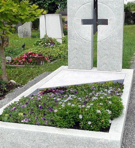 Moderni Nagrobni Spomeniki Iz Naravnega Kamna Marnit D O O