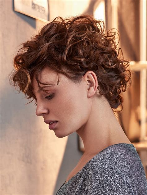 Tagli Capelli Corti Ricci Scalati Tagli Capelli
