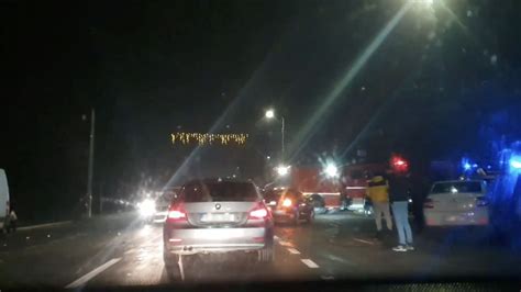 Accident rutier în care a fost implicat un microbuz la Crevedia Cinci