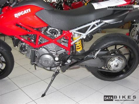 2010 Ducati HYPERMOTARD 796 RED