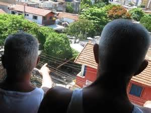 G1 Moradores vão à polícia contra sarau erótico e bares na Vila