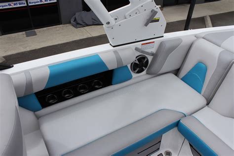 Malibu Wakesetter Vlx Boat Research Yachthub