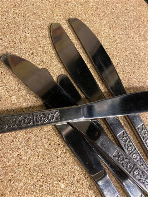 Se produkter som liknar bestick 6 st knivar Handta på Tradera