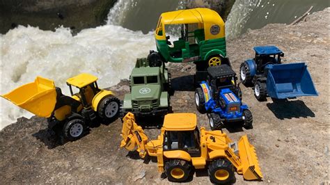 Muddy Auto Rikhshaw And Tractor Help Jcb And Water Jump Muddy Cleaning