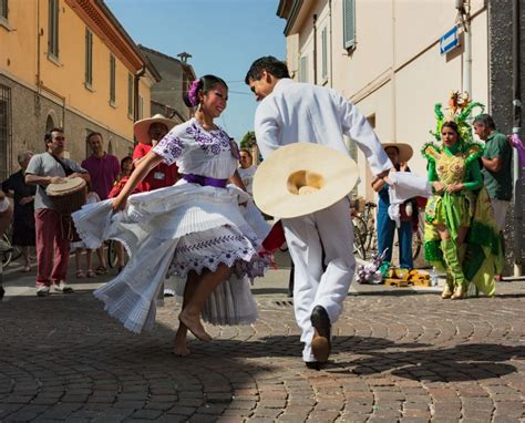 Vorsichtig Singen Klatsch Danzas De La Costa Sierra Y Selva Ausblenden