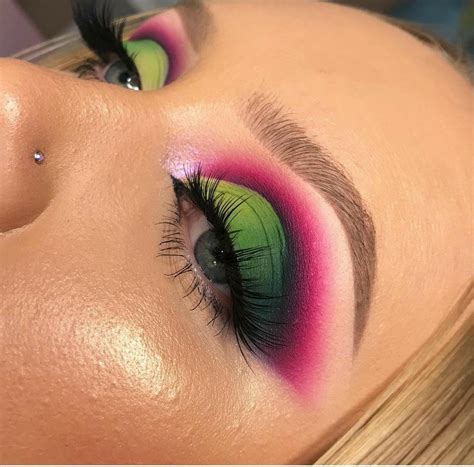 Pin By Gabriela Galleguillos On Makeup Eyes Colorful Eye Makeup