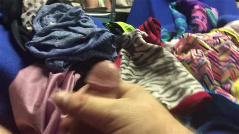 Sperma in nicht schwester slip Nackte Mädchen und ihre Muschis
