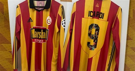 GALATASARAY ICARDI ÖZEL ÇUBUKLU RETRO FORMASI Formacım Kişiye Özel