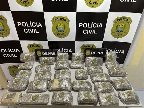 Criminosos fogem e deixam cair 20 quilos de maconha durante perseguição