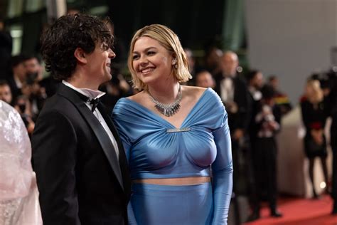 Photo Louane Emera S Est Rendue Sur Le Tapis Rouge Du Festival De