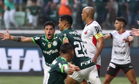 Palmeiras se classifica à final do Paulistão gol polêmico que