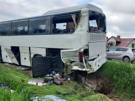 Wypadek Autokaru Przewo Cego Dzieci Os B W Szpitalu