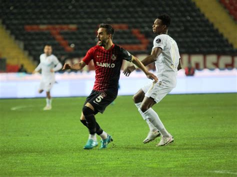 Erteleme maçında Gaziantep FK ve Yeni Malatyaspor yenişemedi 0 0
