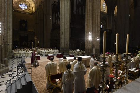 Mons Saiz en la Misa Crismal Le pedimos al Señor que nos ayude a