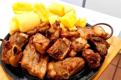 Costelinha De Porco Mandioca Um Almo O Da Ro A Para Sua Mesa