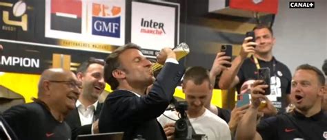 Finale Du Top L Image Insolite D Emmanuel Macron Qui Boit Cul Sec