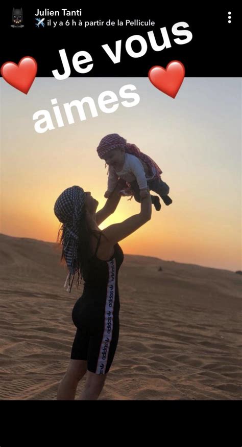 Julien Tanti Loin De Manon Marsault Et Leur Fils Tiago Il Leur
