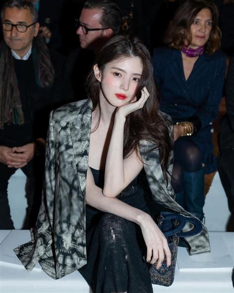 Han So Hee Minh Tinh S H U Nhan S C V N Ng I M Di N Xu T N T Ng