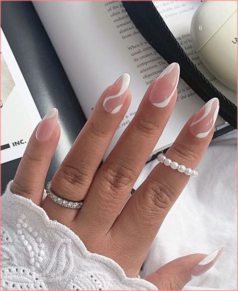 50 Trendy Abstract Nails You Ll Want To Try This Year Rounded Acrylic