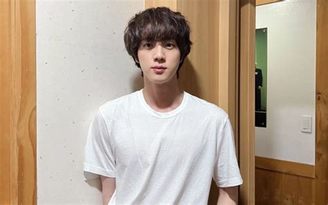 Teaser Debut Solo Jin Bts The Astronaut Dirilis Detailnya Bikin Fans