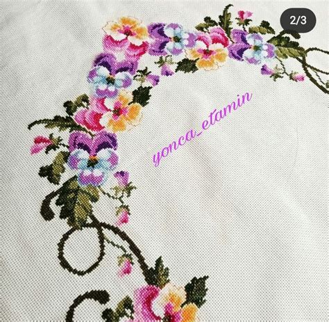 etamin panosundaki Pin Kanaviçe tasarımları Kanaviçeler Elde nakış