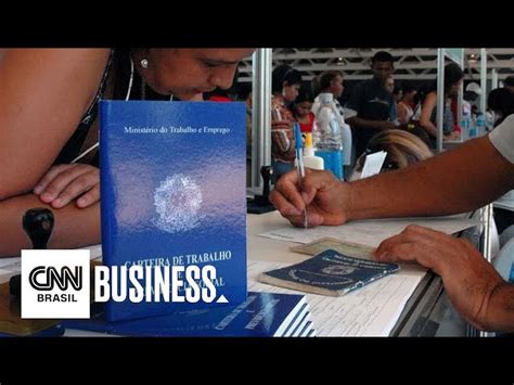 Desemprego recua a 13 7 no trimestre até julho mas ainda atinge 14 1