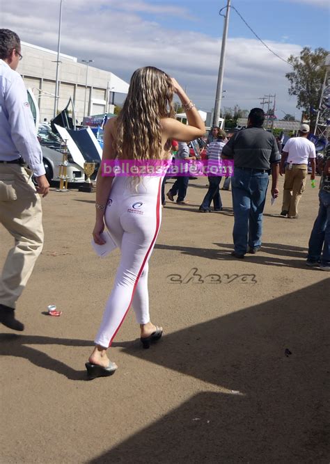 Fotos De Modelos Con Ropa Transparente Mujeres Bellas En La Calle