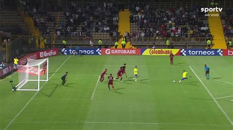 Vídeo Aos 39 min do 2º tempo Gol do Brasil Pedrinho amplia o placar