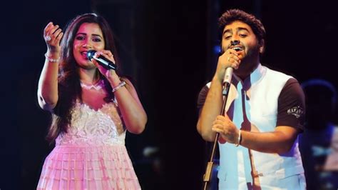 Arijit Singh And Shreya Ghosal Give Beautiful Live Performance Never