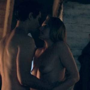 Elisabeth Moss Nude Boobs And Sex In Top Of The Lake Free Video