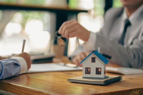 As Debes Invertir En Bienes Ra Ces Vivienda Y Familia