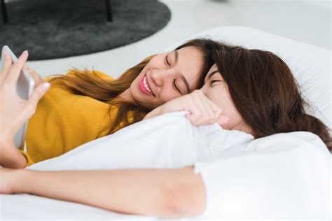 Encantadora Pareja De Lesbianas Juntos Concepto Pareja De Mujeres
