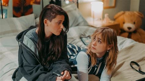 Revuelo en Netflix Nicole Wallace y Clara Galle juntas en Ni Una Más